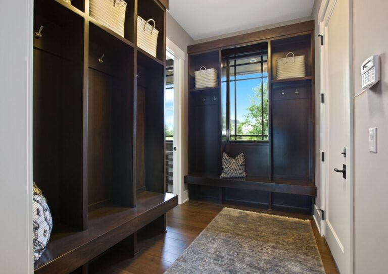 Mudroom Bench Dimensions and Guidelines (with Photos) | Bienal Closets