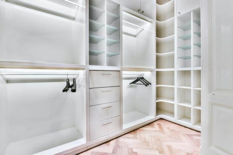 Walk-in Closet Dimensions for Customizing to Fit Your Needs