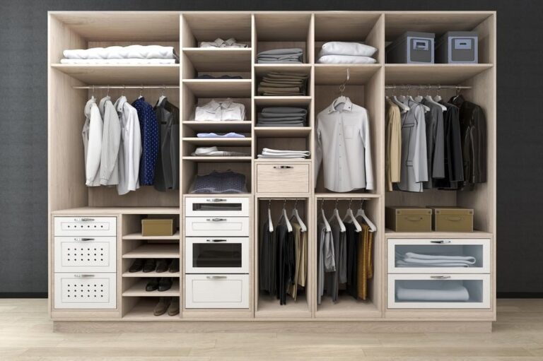 A Comprehensive Master Closet Size Guide and Design Tips