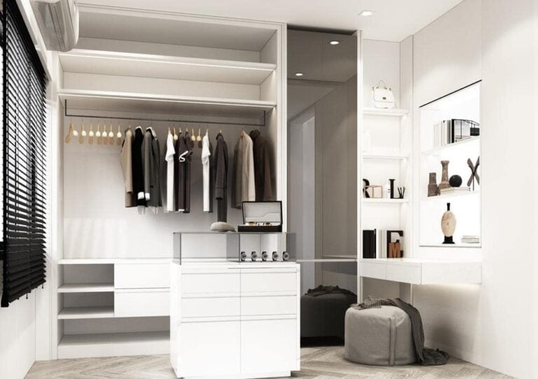 A Comprehensive Master Closet Size Guide and Design Tips