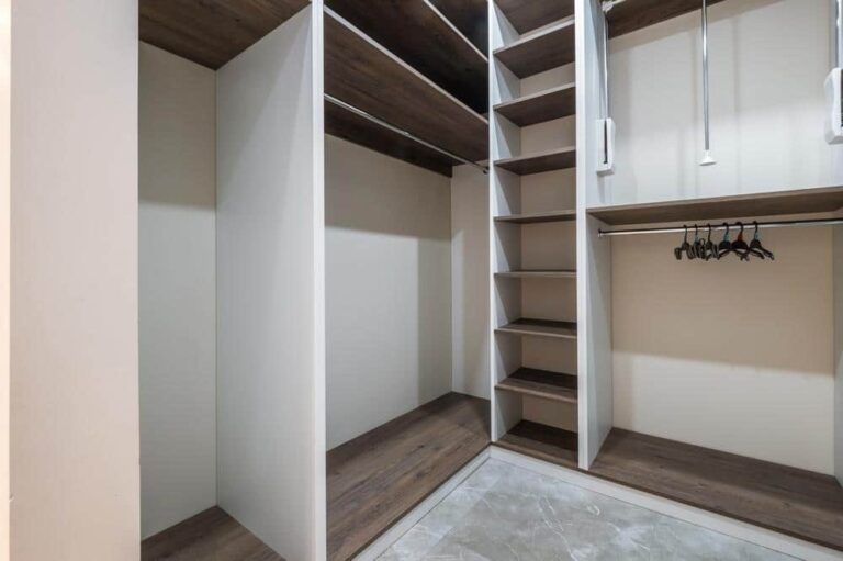 How to Turn a Room Into a Closet in 10 Steps: Easy Guide